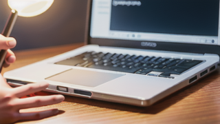 エンジニアリングワークステーション(EWS)とは？ - ITとPCに関連する用語の解説